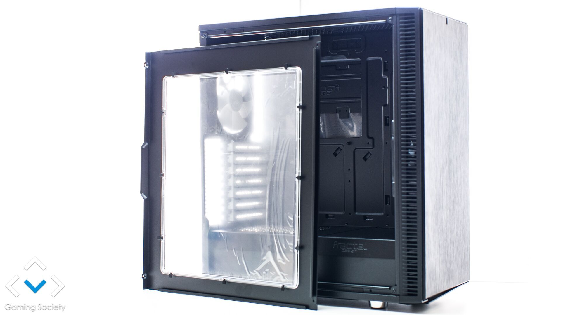 Fractal Design Define C Window - okno na (wielki) świat? | Gaming Society